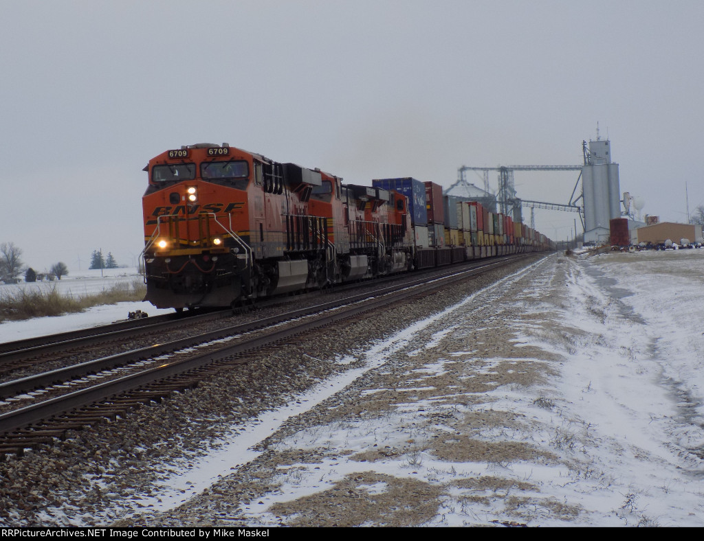 BNSF 6709